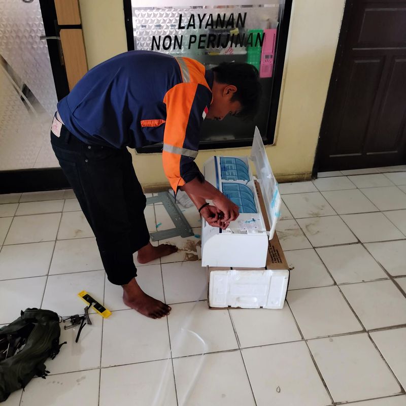 Bongkar Pasang AC Split 1/2 PK sd 1 PK
