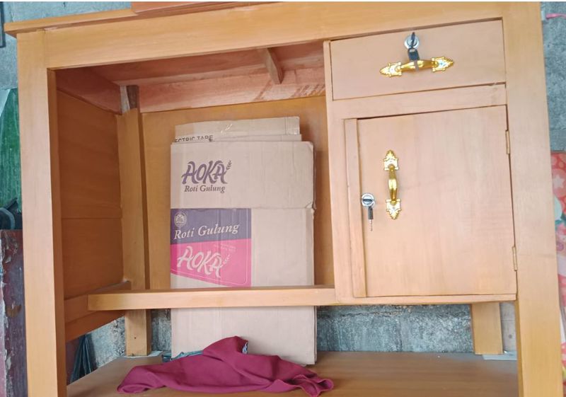 Meja Kerja Kayu Akasia