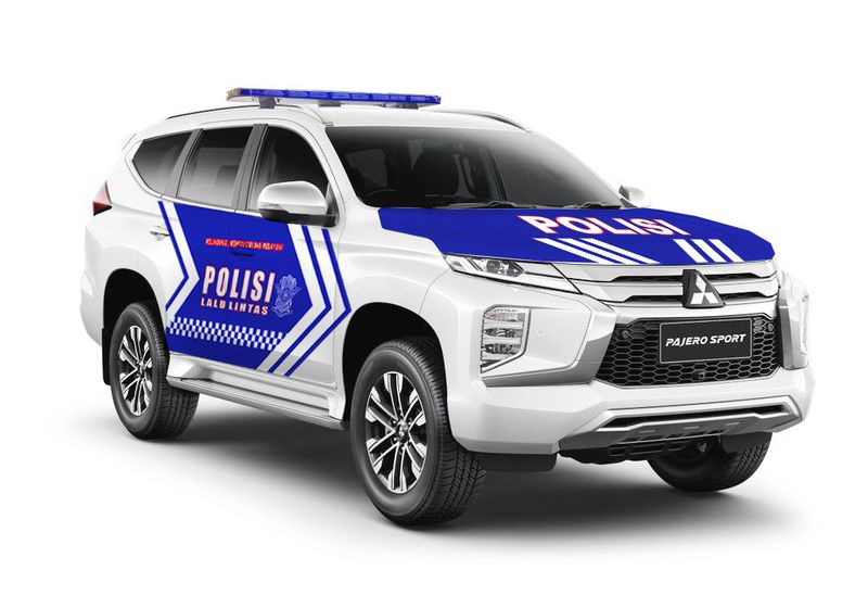 Paket Branding Sticker Kendaraan SUV sejenis Pajero / Innova / Fortuner ...