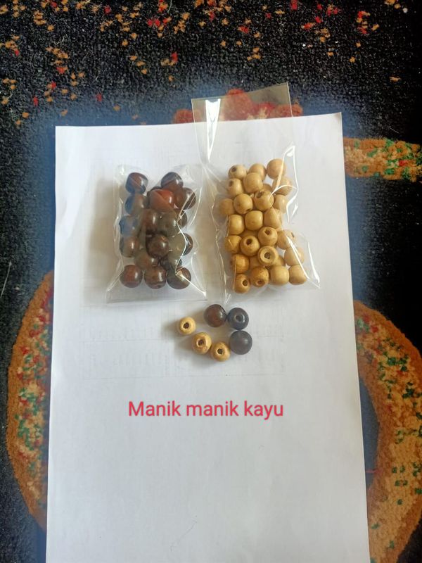 Manik Manik Kayu