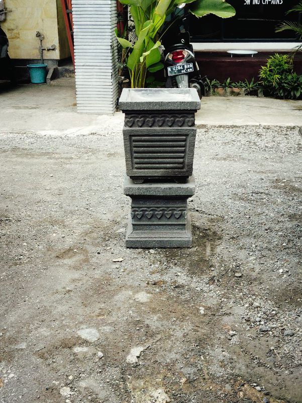 Pot Garis Daun Kecil + Umpak