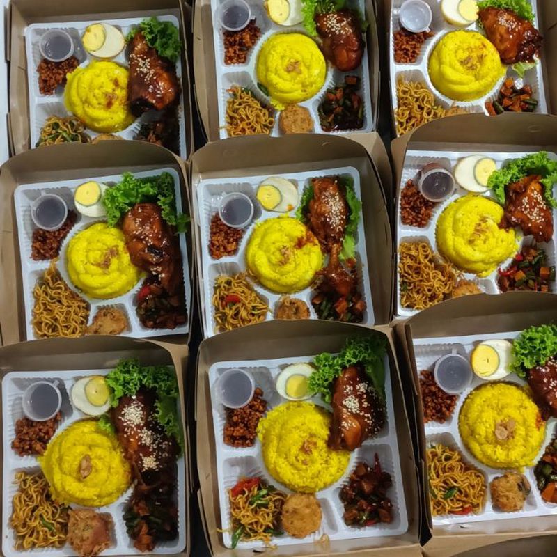Nasi Box Nasi Kuning