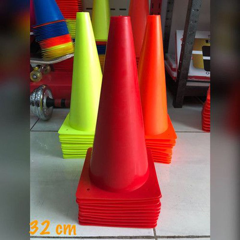 Cone Kerucut ( besar )