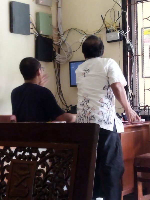 Perawatan CCTV , mesin DVR, camera, power suply koneksi kabel jaringan ...