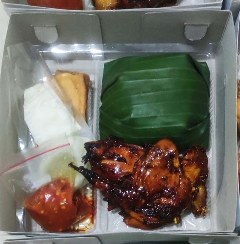 Paket Nasi Box Ayam Bakar