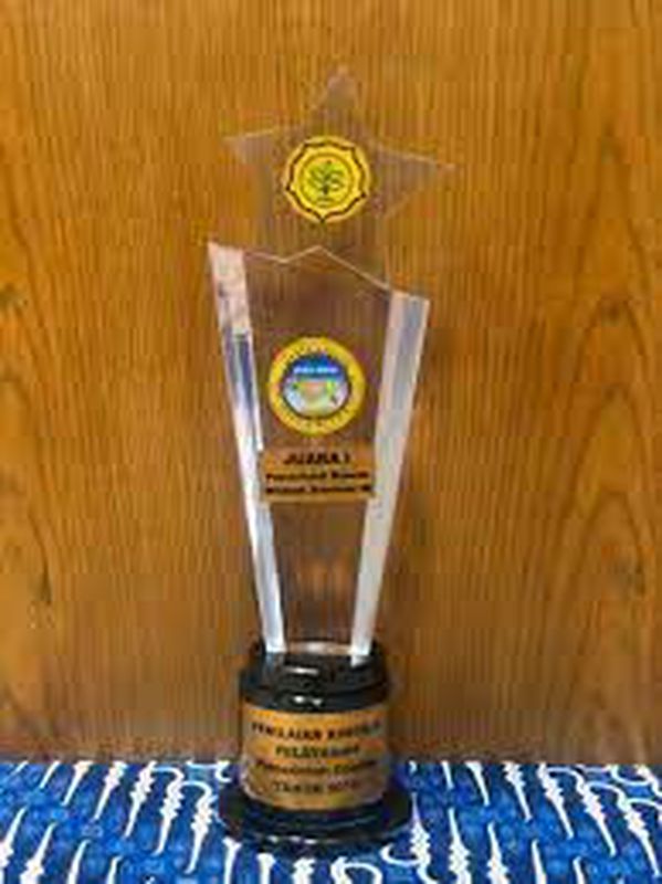 Piala Penghargaan - Ukuran 3