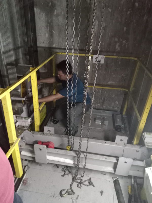 PEMASANGAN BEARING PULLY CWT LIFT KONE