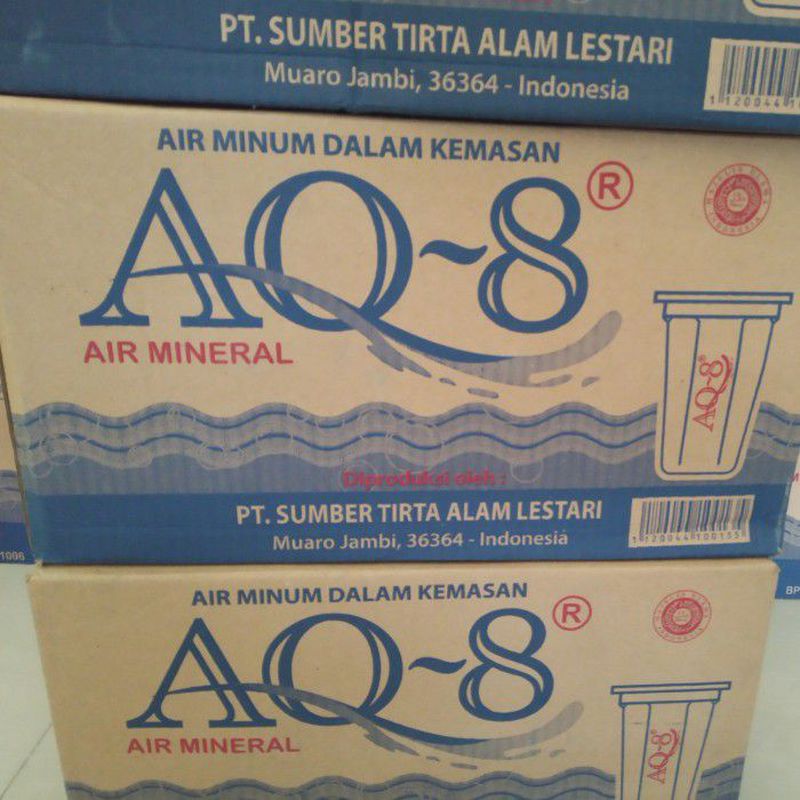 air mineral 240ml Aq8