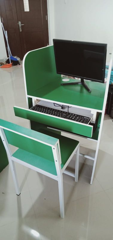 MEJA KURSI LAB. KOMPUTER - Hijau