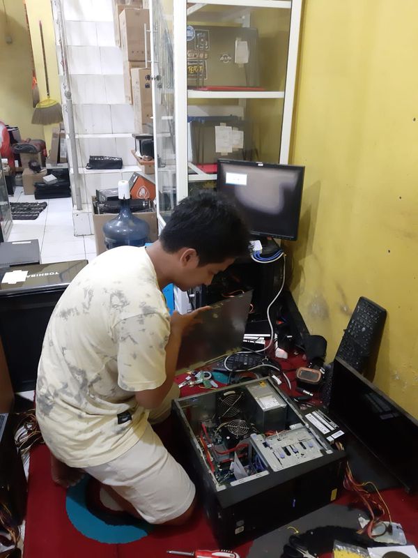 service komputer