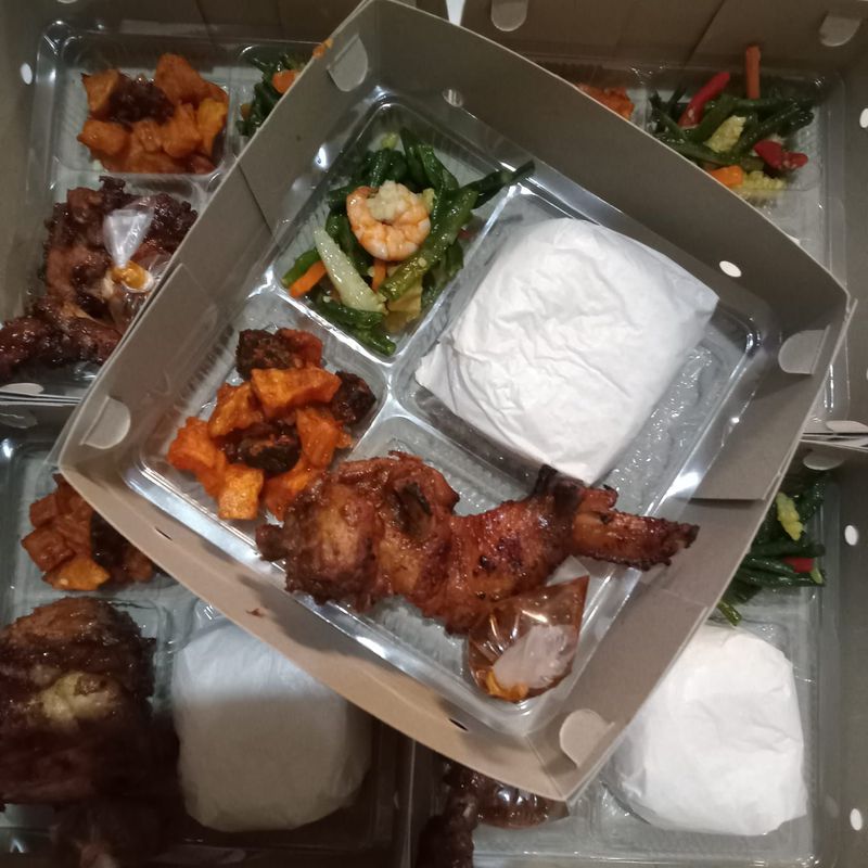Nasi Kotak Makanan Lokal - Buah