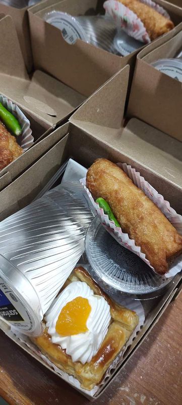 Kue Kotak (snack box premium)