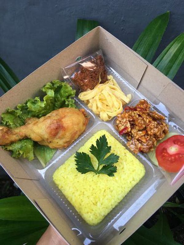 NASI BOX/NASI KOTAK NASI KUNING