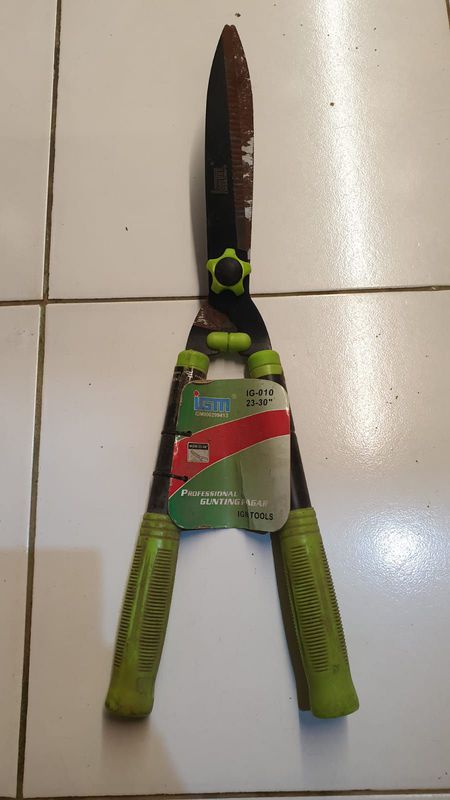 Gunting Pangkas Taman