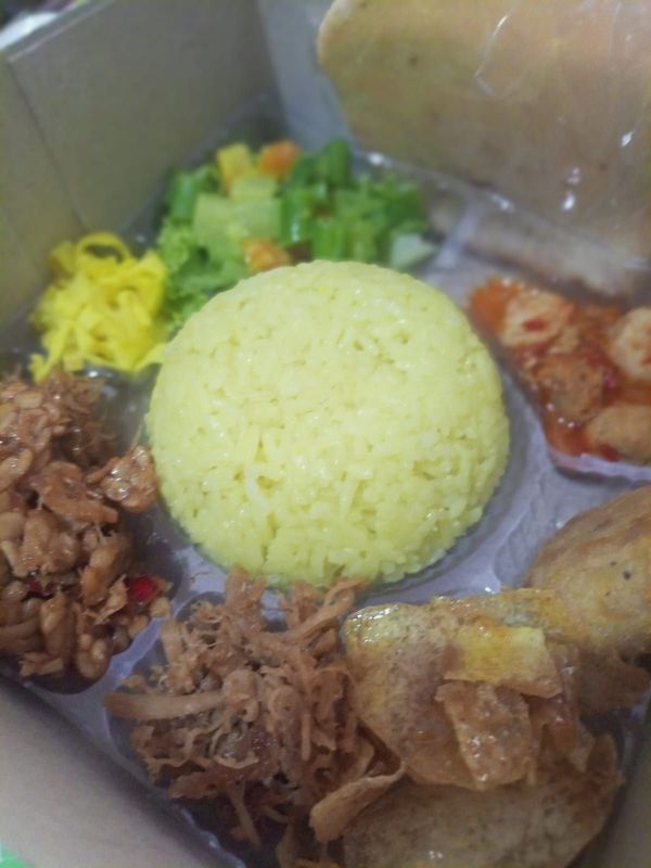 Nasi Racikan Kuning