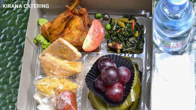Paket Lunch Box dan Snack Box Kirana Cantik