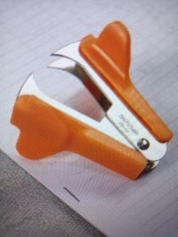 Alat Pembuka Staples