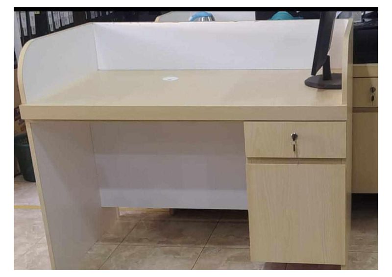 Meja Kantor Bahan HPL