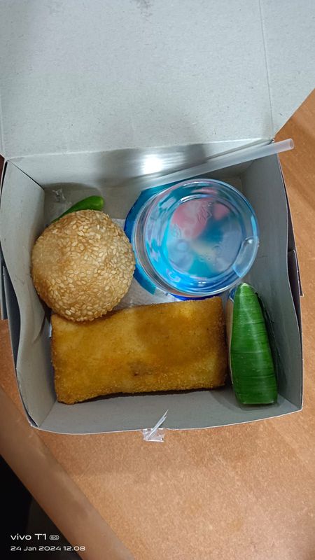 Snack box (kecil)