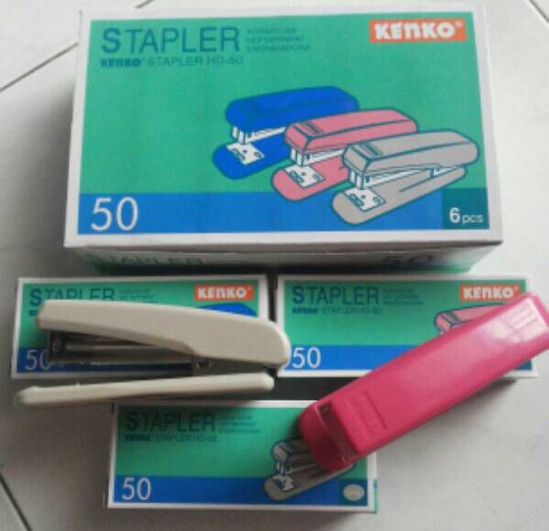 Staples Sedang HD-50