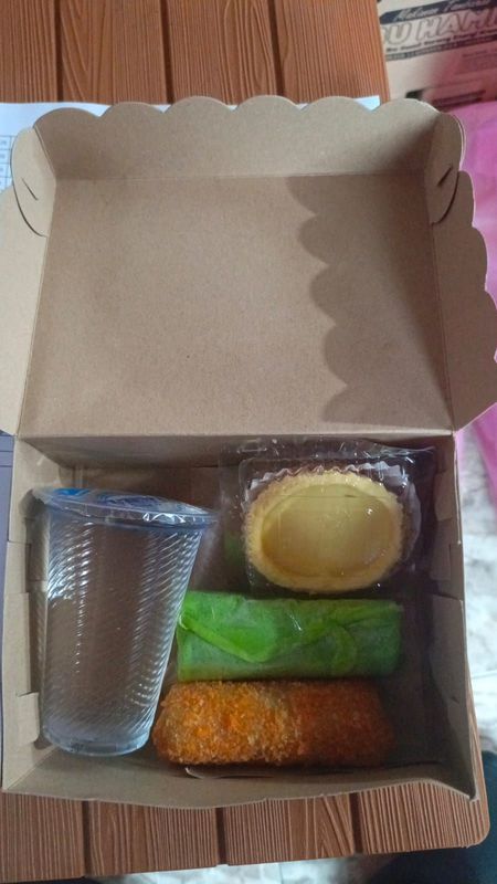 Konsumsi Makan Snack Box