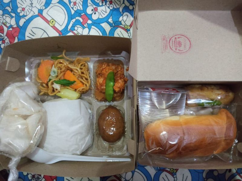Paket nasi box dan snack box