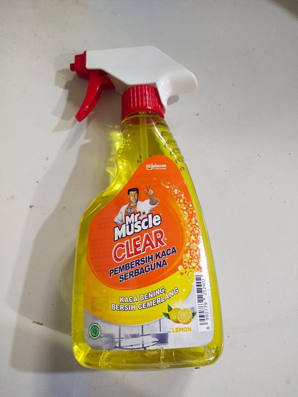 Pembersih Kaca CLEAR