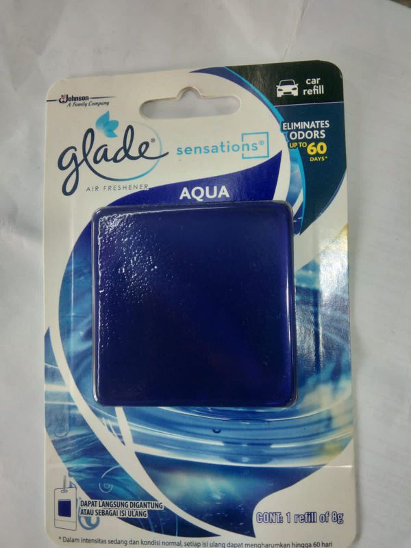 Glade pengharum mobil