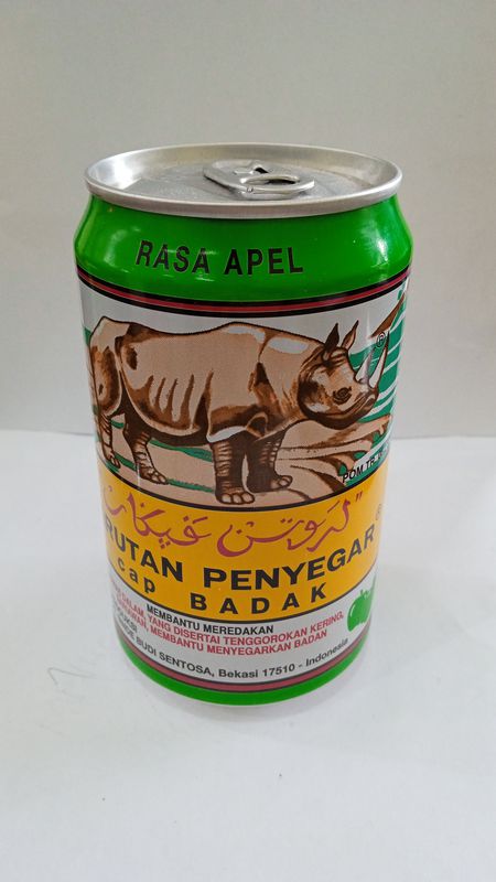 Larutan Penyegar Cap Badak Rasa Apel 320ml