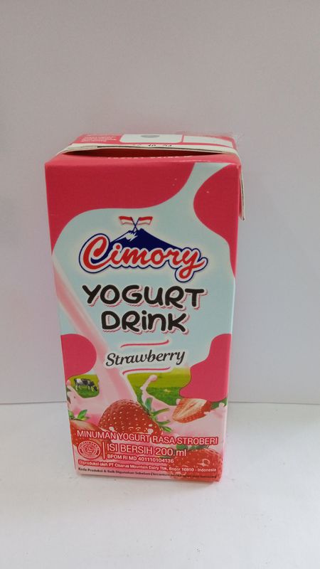 Cimory Yogurt Drink Strawberry 200ml