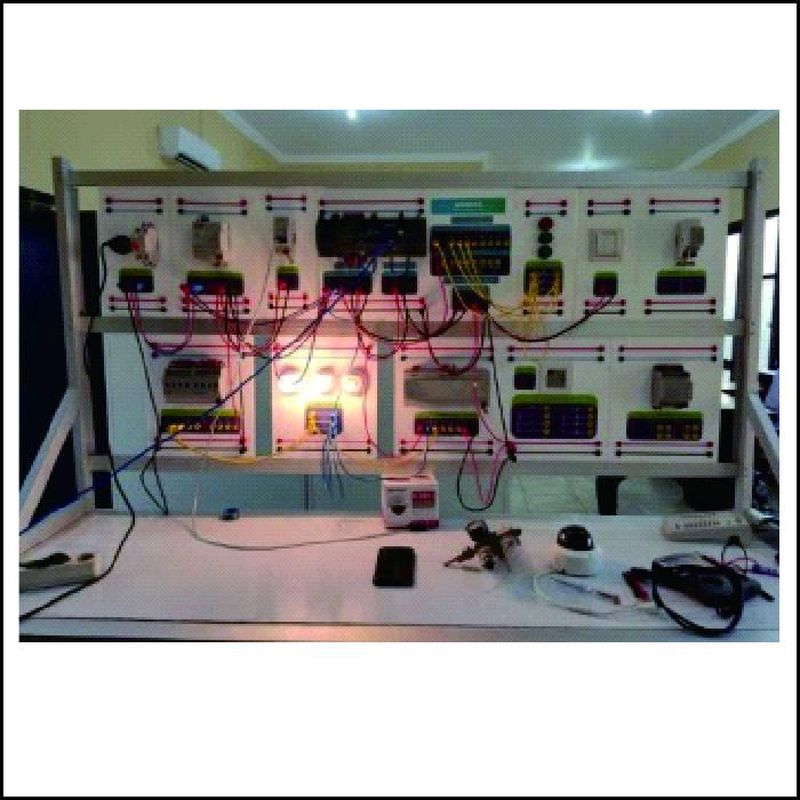 Trainer Programmable Logic Controller (PLC) KNX set