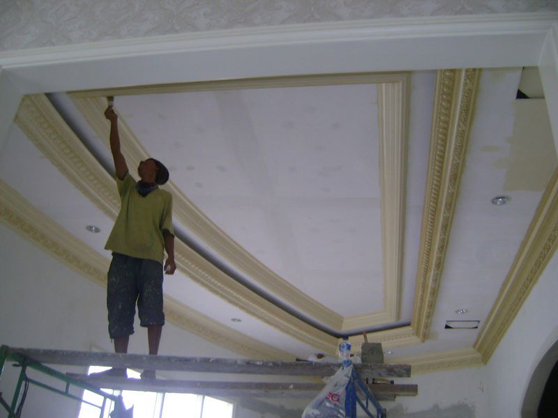 Pengecatan dinding/plafon (cat minyak)