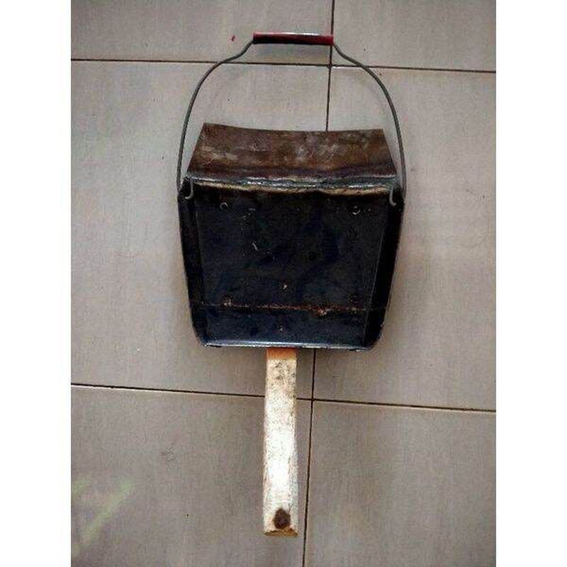 Sekop Pendek / Senggrong