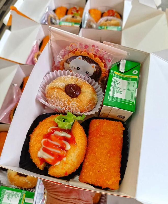 Paket Snack Box 2