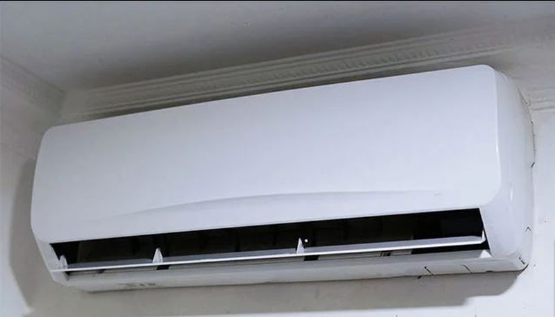 PEMELIHARAAN AIR CONDITIONER (AC) SPLIT
