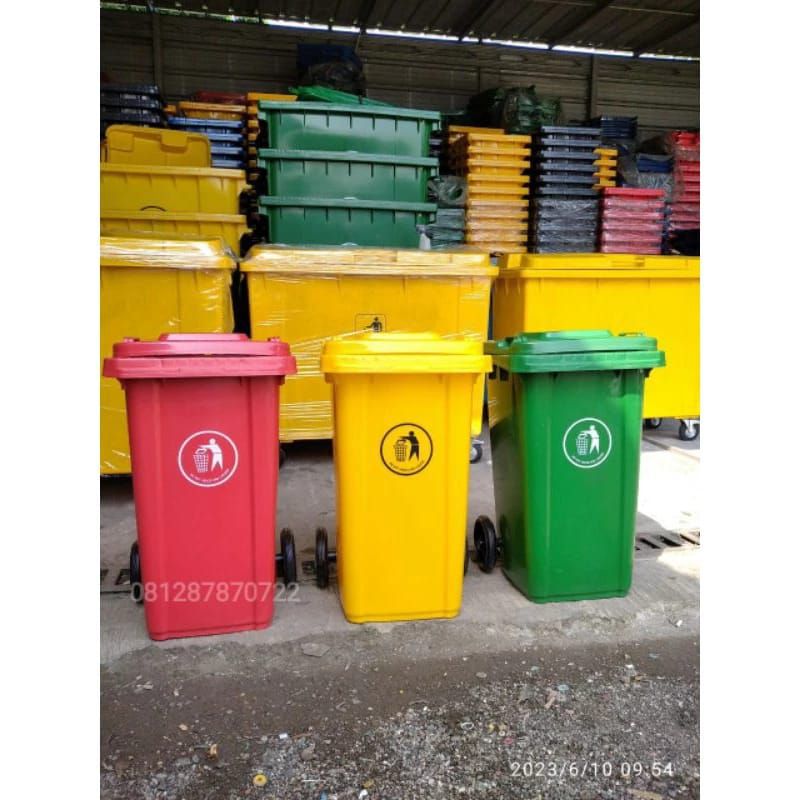 Tempat sampah plastik roda karet