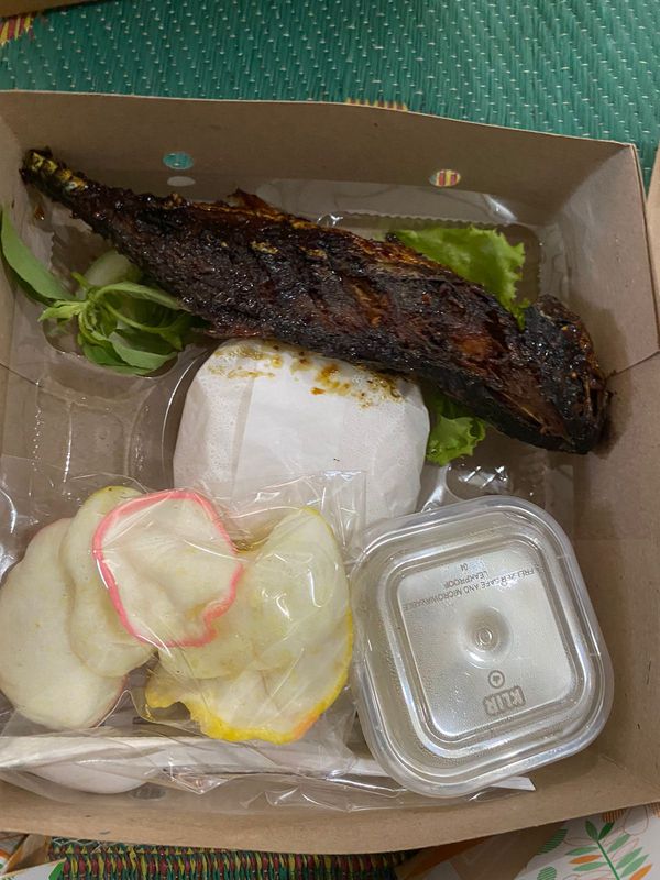 Nasi Box Poklahsar Sari Lele 1