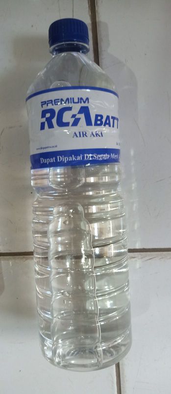 Air Accu/Air Accu Biru (Kondisi: baru berat: 1,050 gram air aki biru/ air)