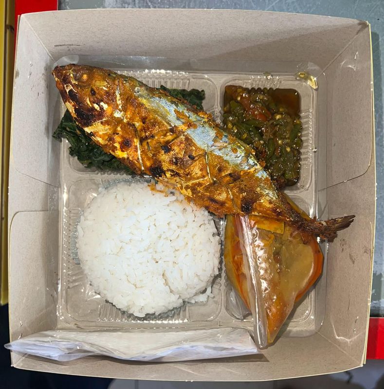 Nasi Box Ikan Kembung Bakar