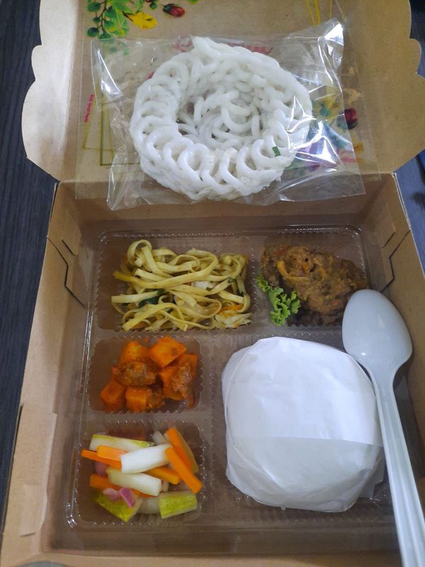 PAKET NASI RAMES