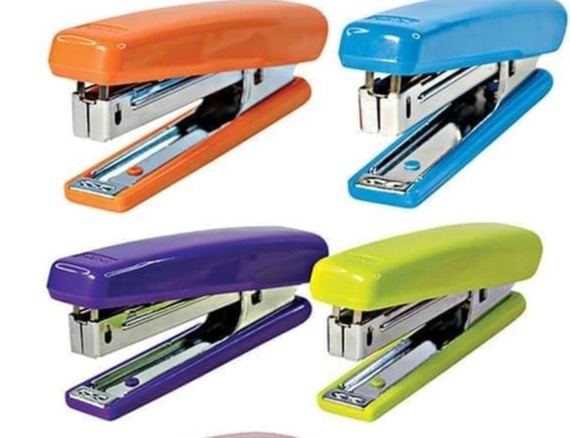 staplers sedang