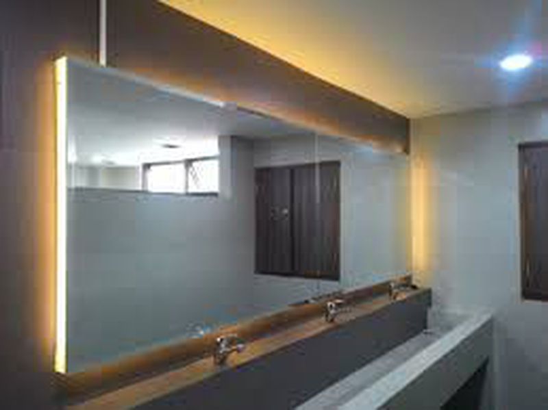 Jasa Pemasangan Kaca Toilet