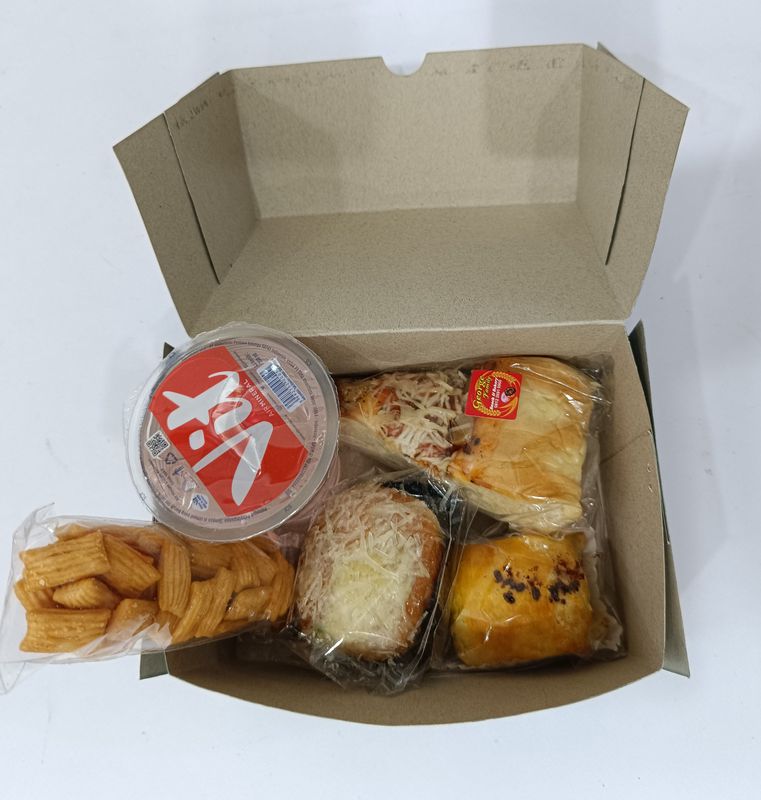 PAKET SNACK BOX TAKJIL 8