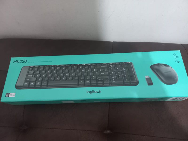 Mouse dan Keyboard Logitech MK220