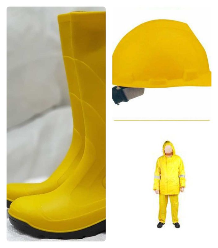 Paket Peralatan Bencana - Helm , Sepatu Boot , dan Jas Hujan