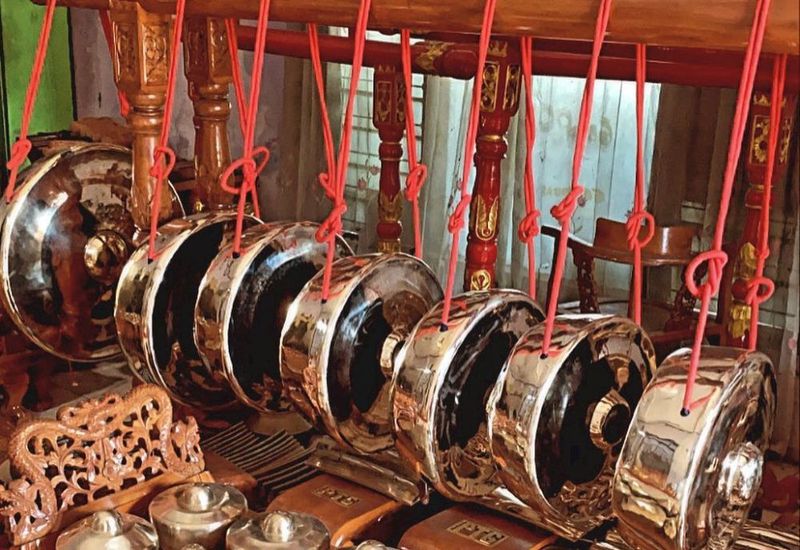 GAMELAN BESI AGENG KEMPUL ENEM PELOG