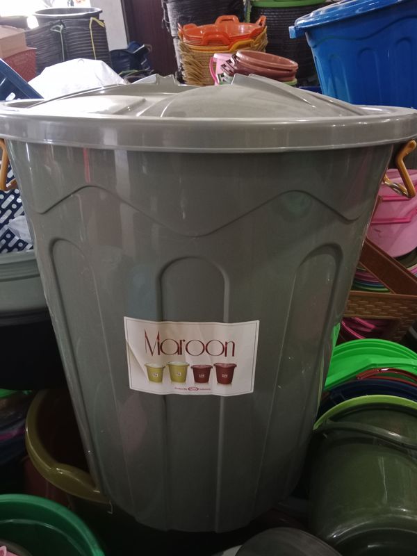 Ember plastik besar 50 L