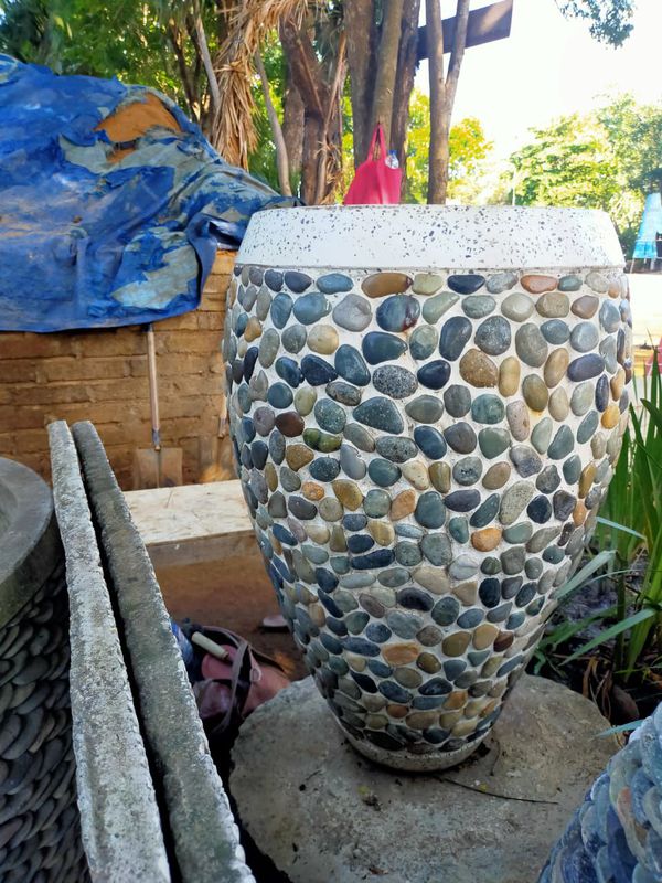 POT MOTIF BATU 60 X 60 CM