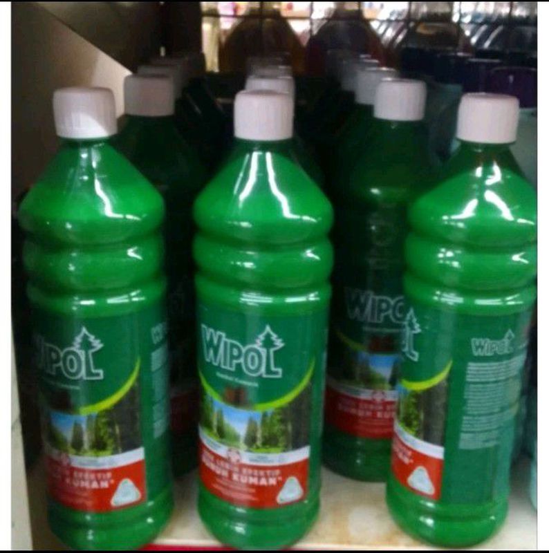 Karbol wipol botol cemara 450 ml