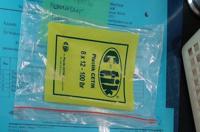 PLASTIK KLIP OBAT 8X12